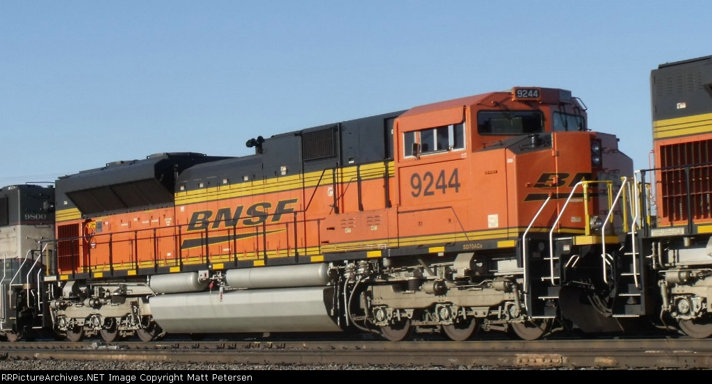 BNSF 9244